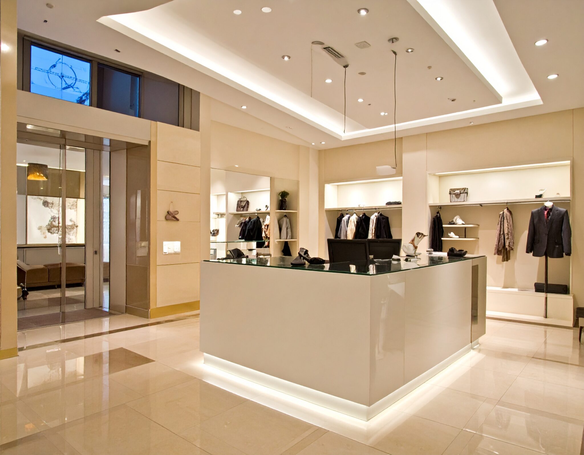 THE LITTLE YELLOW APP - Look Expensive, Shop Smart.